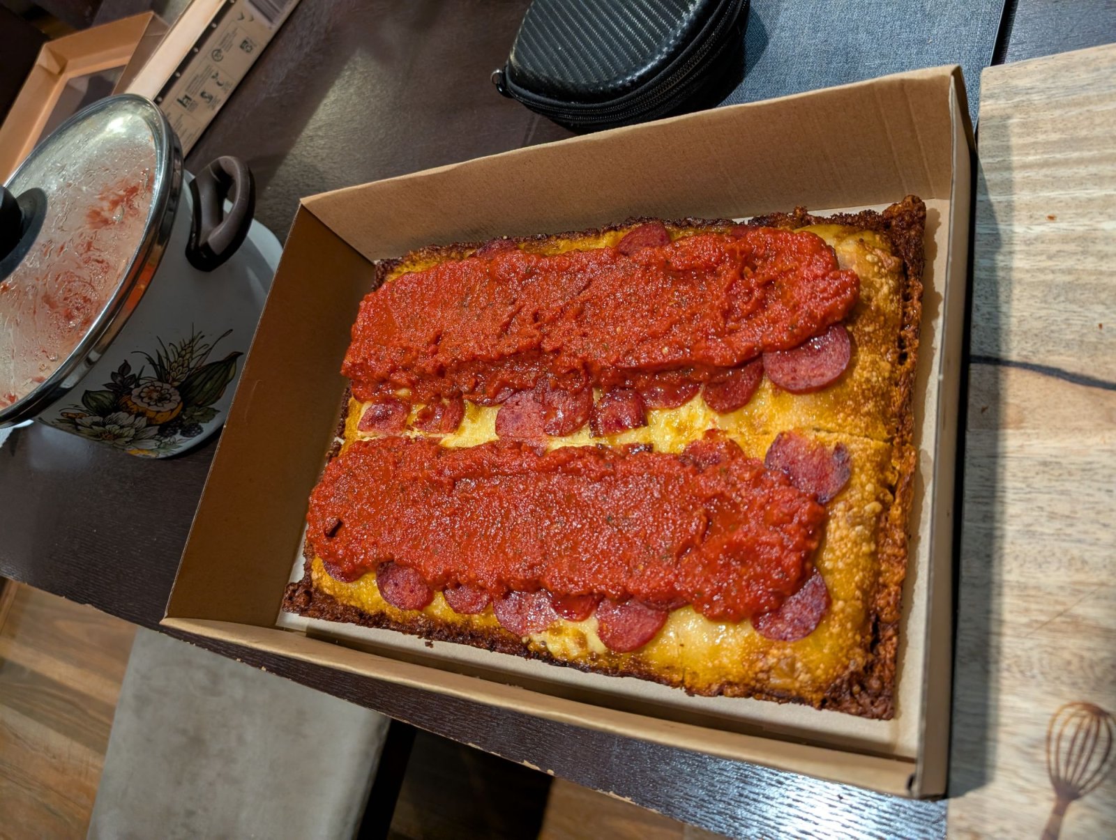 Latest 2 orders. One plain pepperoni, one ham and pineapple - /c/pizza